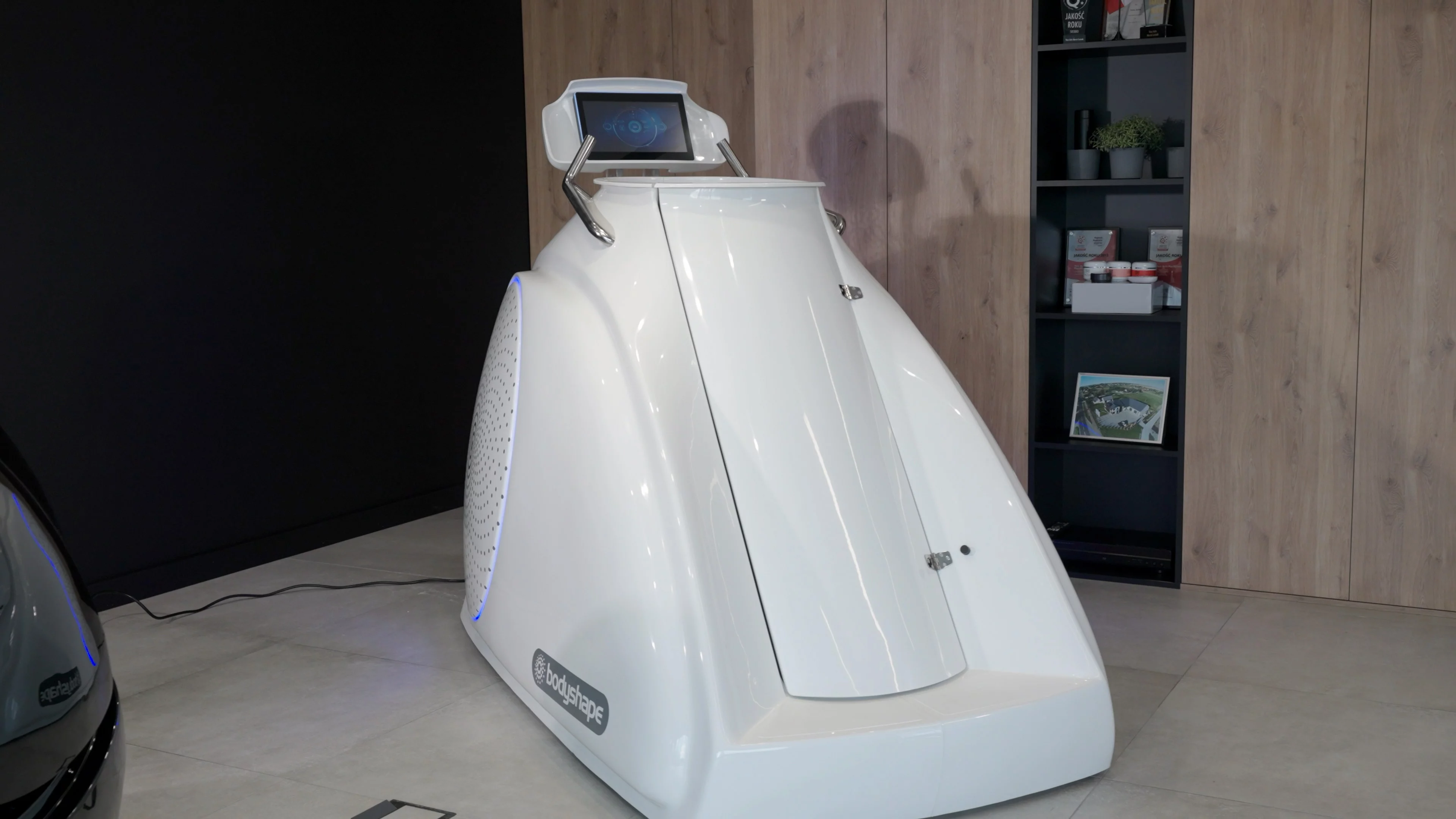 Bodyshape - Vacuum treadmill combined with infrared heating therapy